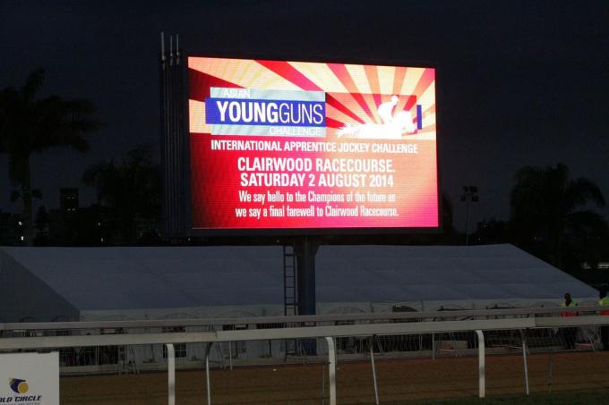 CCTV Cameras Advertising LED Billboard Steel Structure P8 Outdoor 45m ...